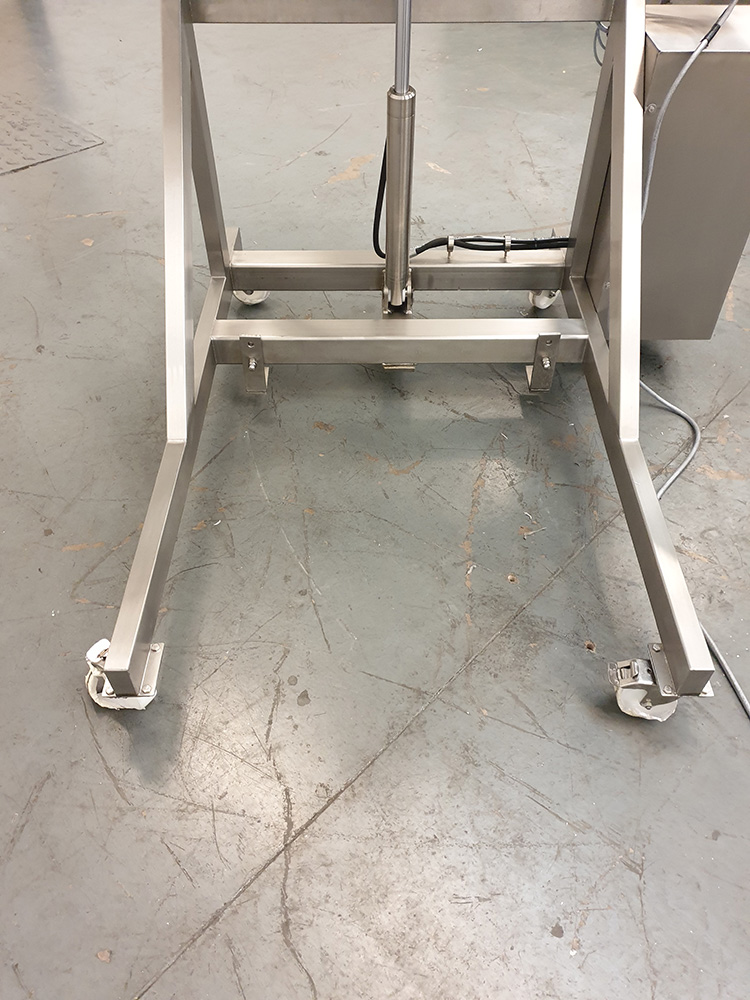 Hydraulic Tote Bin Lift
