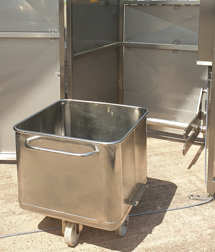 Guarded Tote Bin Tipper - BTM/300/1600/B/G
