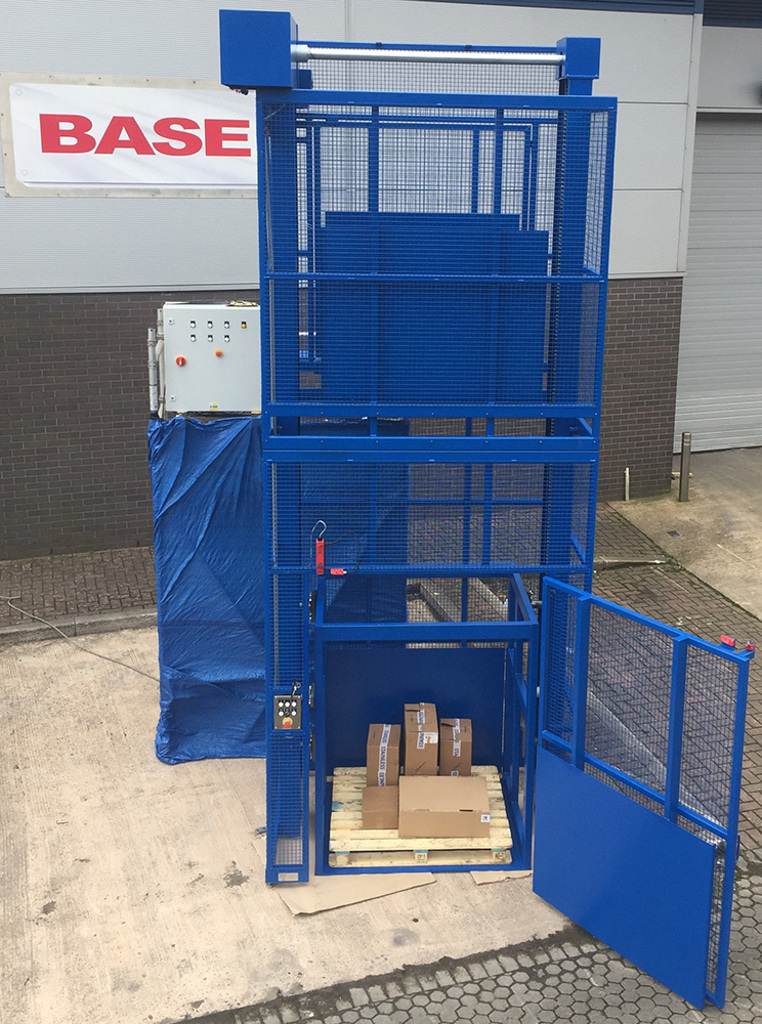 Guarded Pallet Lift - PLM/2P/1000/3160/B/G